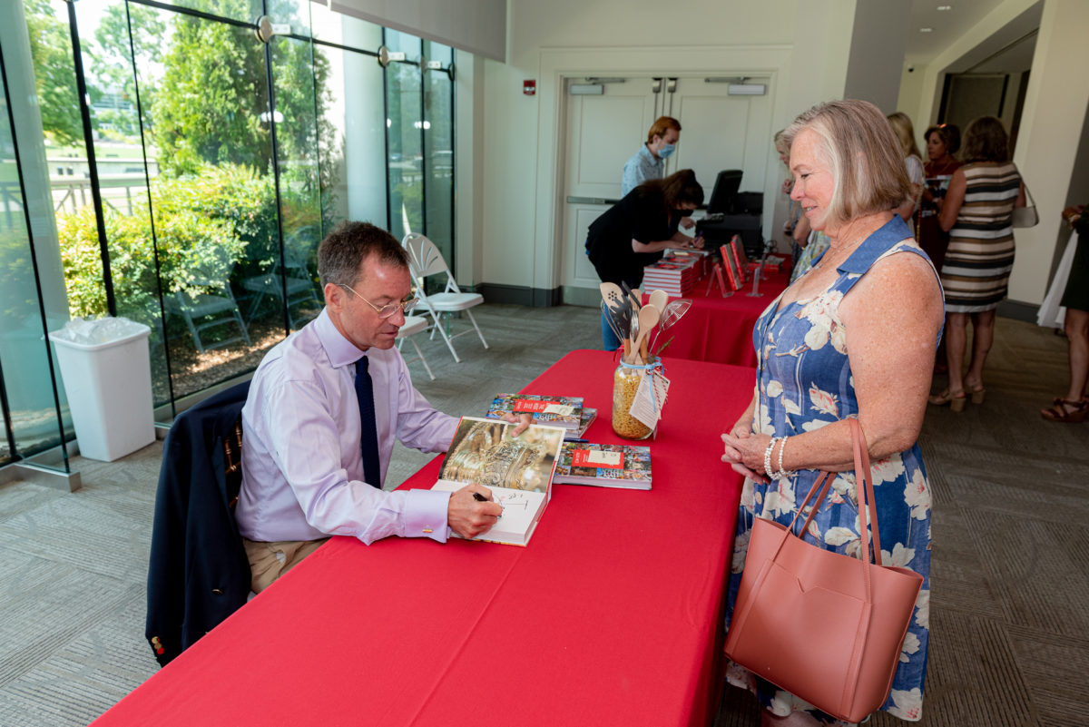 Voices of Our Times with Alex Hitz – Huntsville Museum of Art